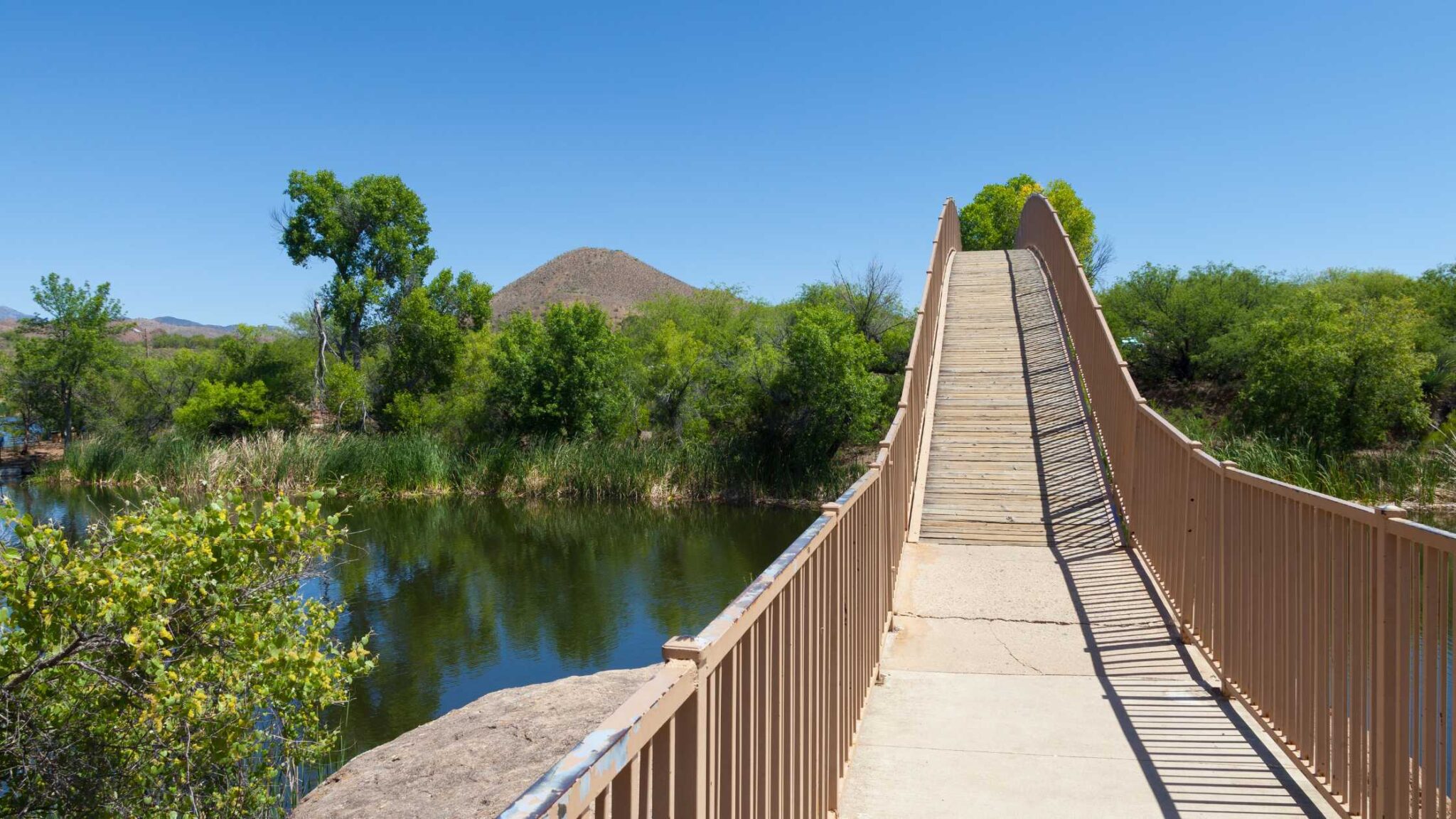 11 AWESOME LAKES NEAR TUCSON FOR THE SUMMER