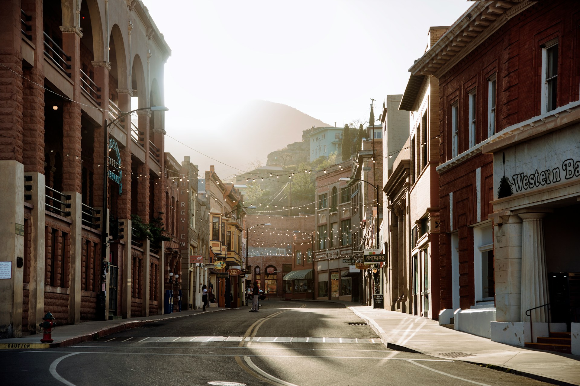 FROM CACTI TO CANYONS: THE PHOENIX TO BISBEE ROAD TRIP YOU NEED
